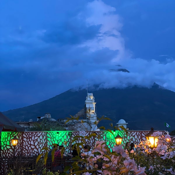 Lava Terrace Bar and Burgers - 34 tips from 771 visitors