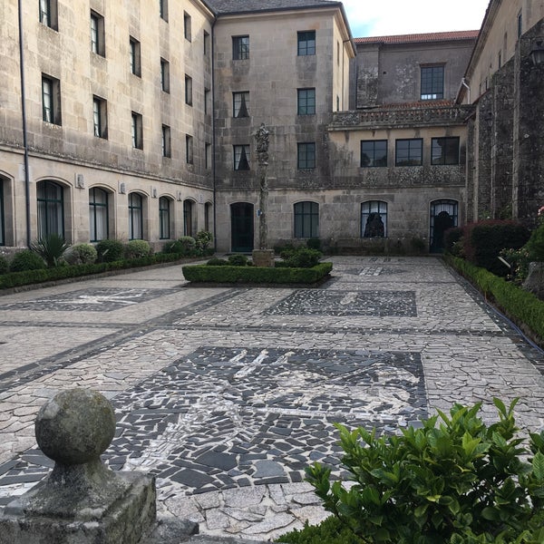 Mosteiro de San Xoán de Poio - Monastery in Poio