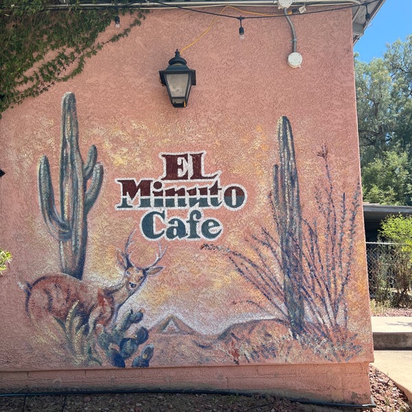 El Minuto Cafe - 354 S Main Ave