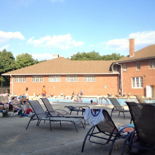 Hamlin Park Pool - Roscoe Village - 3035 N Hoyne Ave