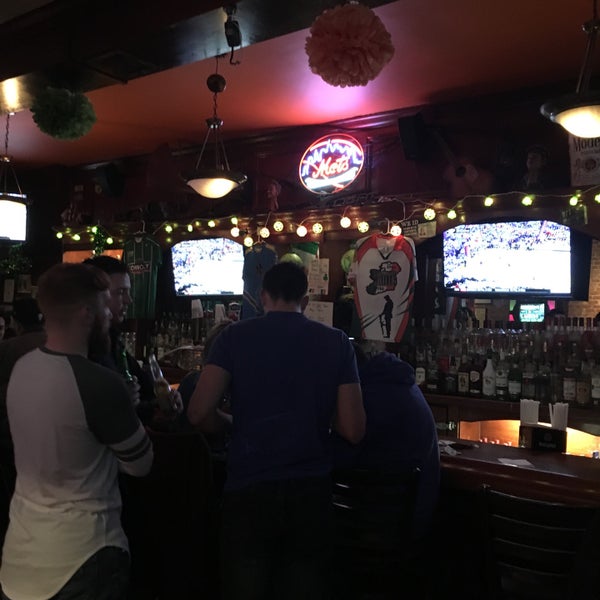 The Dugout - Bar in Woodside