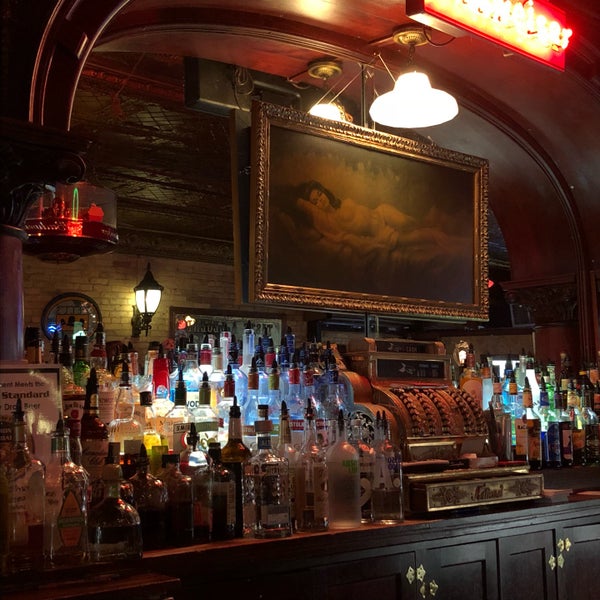 Dillinger's - Bar
