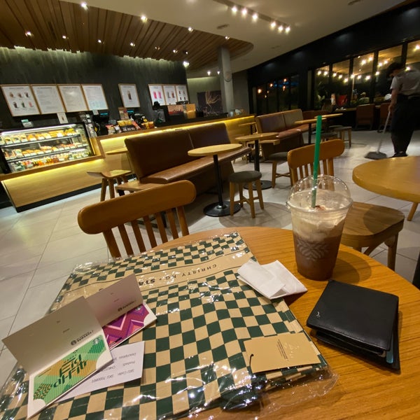 Starbucks Reserve - Coffee Shop in The Waterfront