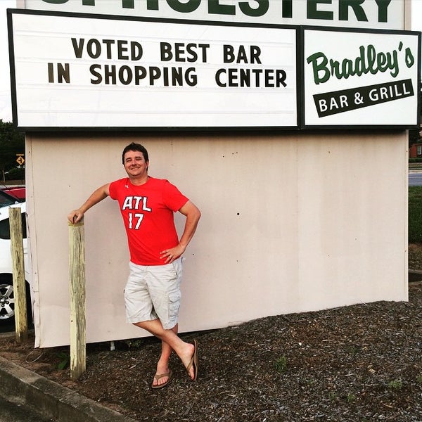 Bradley's Bar & Grill - Bar in Marietta