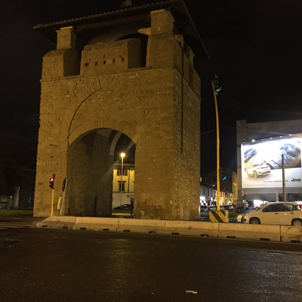 Piazzale di Porta Al Prato - Plaza in Firenze