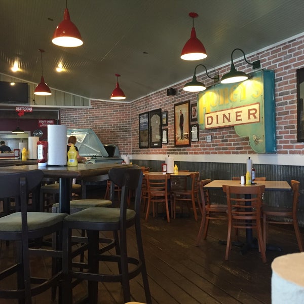 Pockets' Grille - 12 tips from 215 visitors