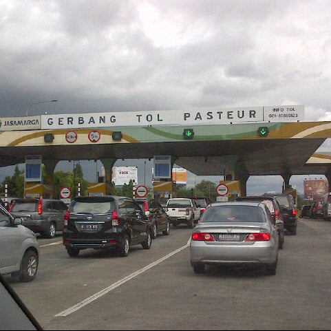 Gerbang Tol Pasteur - 355 tips