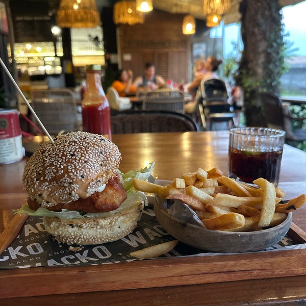 Wacko Burger Cafe - Burger Joint