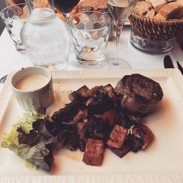 Le Comptoir Loz - French Restaurant