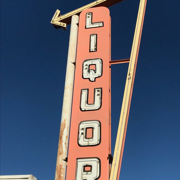 Cub's Liquor - 614 W Broadway St