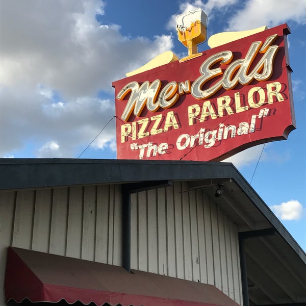 Me-n-Ed's Pizza Parlor - 3 tips