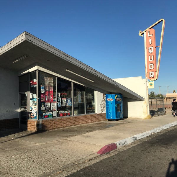 Cub's Liquor - 614 W Broadway St