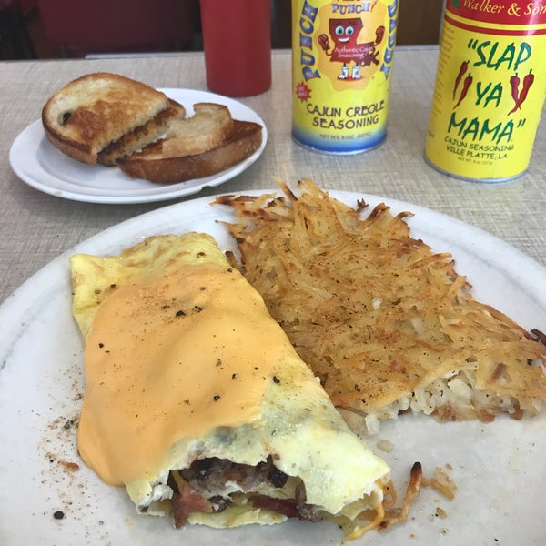 Little Red Hen - American Restaurant in Altadena