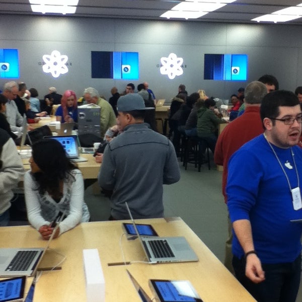 Photos at Apple Towson Town Center - Towson, MD