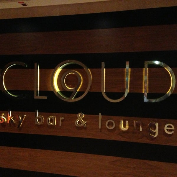 Cloud 9 Sky Bar & Lounge - Hotel Bar in Karlín