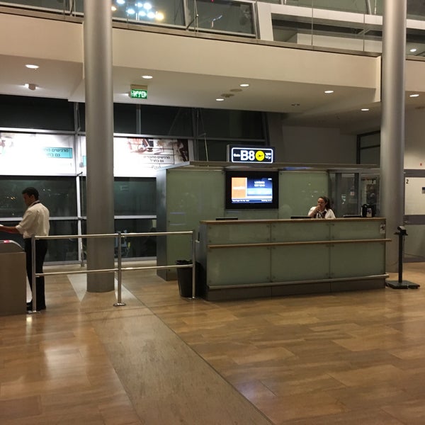 Gate B8 - Airport Gate in Tel Aviv