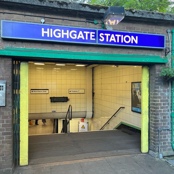 Highgate London Underground Station - Archway Rd