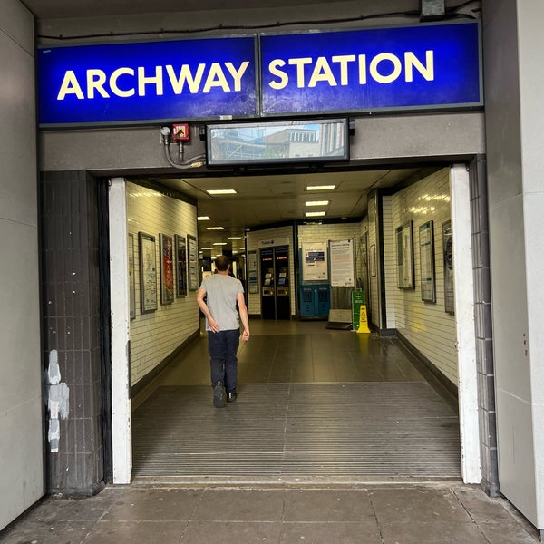 Photos at Archway London Underground Station - Upper Holloway, Greater ...