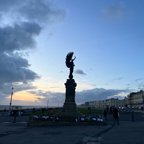 Peace Statue - Brunswick and Adelaide - Brighton, East Sussex