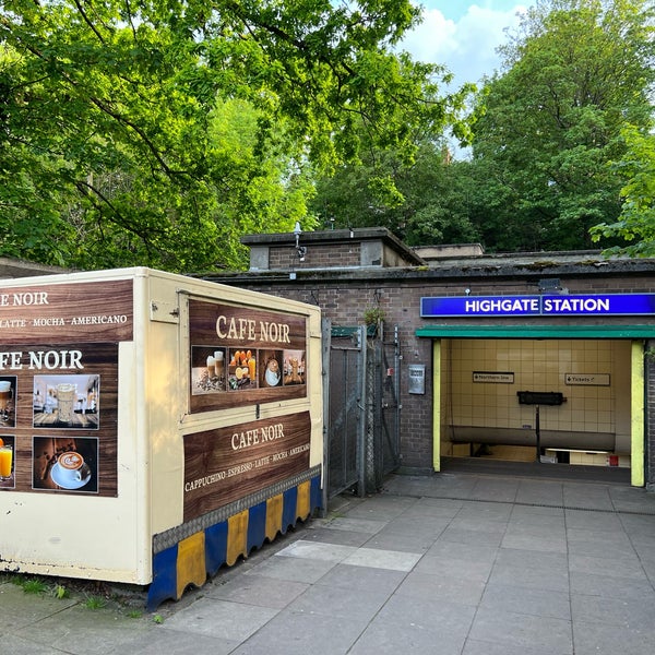 Highgate London Underground Station - Archway Rd