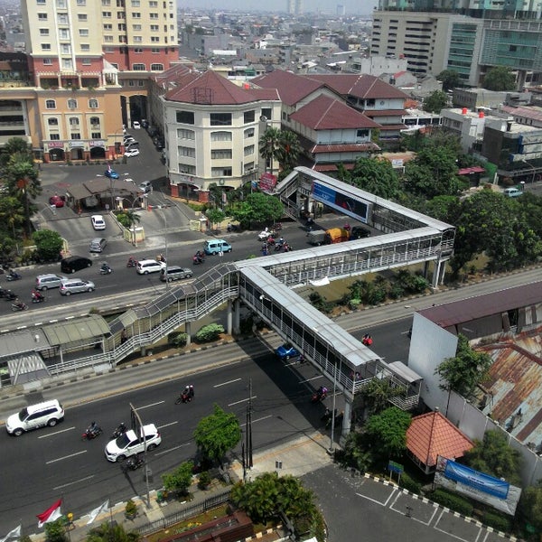 Halte TransJakarta Olimo - Jalan Gajah Mada & Jalan Hayam Wuruk