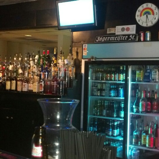 Jeff's 77 Bar & Lounge - 4 tips