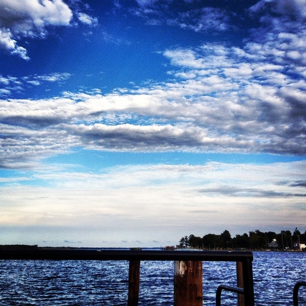 Mariners' Wharf - Harbor or Marina in Waterfront