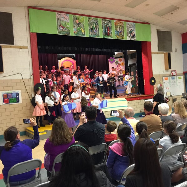 KW Barrett Elementary - Elementary School in Arlington Forest