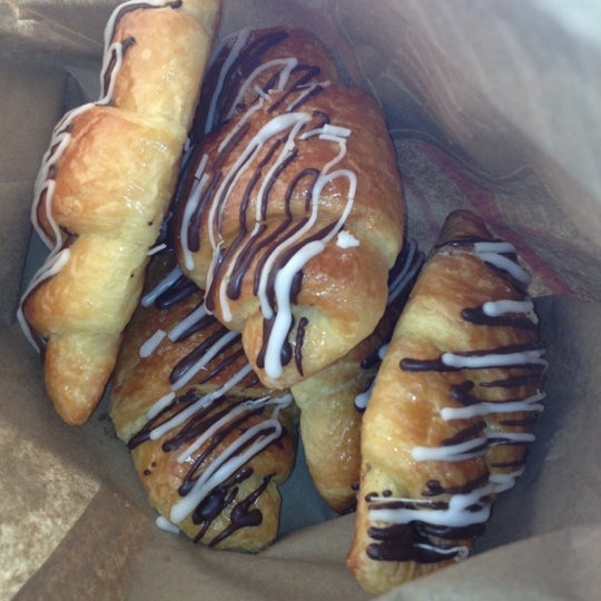 Truscott Italian Bakery & Deli - Bakery in Mississauga