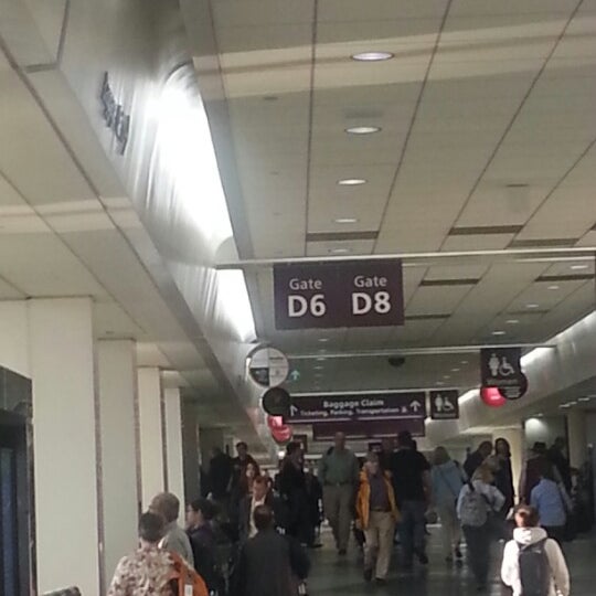 Gate D6 - Airport Gate in Philadelphia