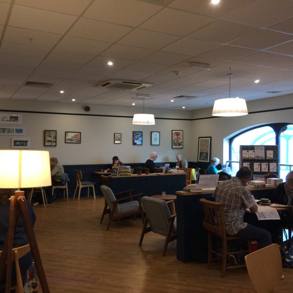 Waterstones - Bookstore