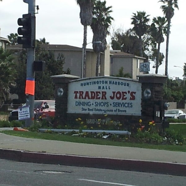 Huntington Harbour Mall - Shopping Mall in Huntington Beach