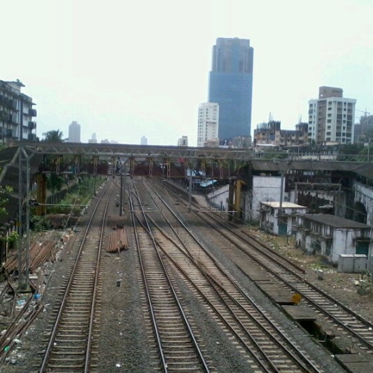 Matunga Road Station - Mahim - Dadar - Prabhadevi - Senapati Bapat Marg