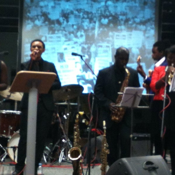 Woolwich Centre Library - Library in Woolwich