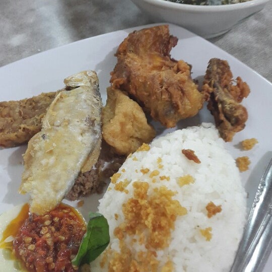 Depot Tip - Top - Indonesian Restaurant in Surabaya
