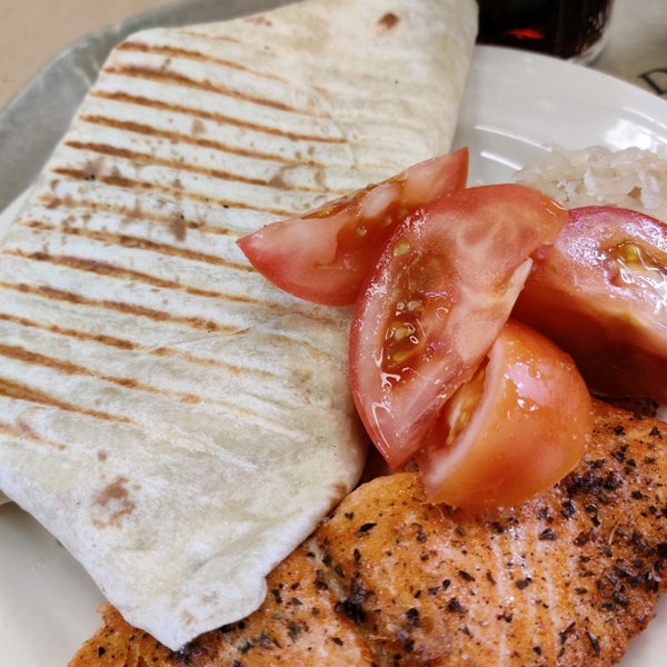 UNC: Holmes Dining Hall - College Cafeteria