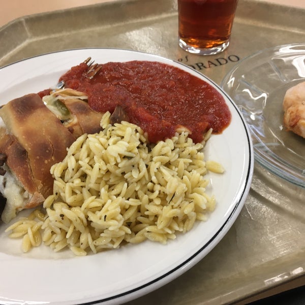 UNC: Holmes Dining Hall - College Cafeteria