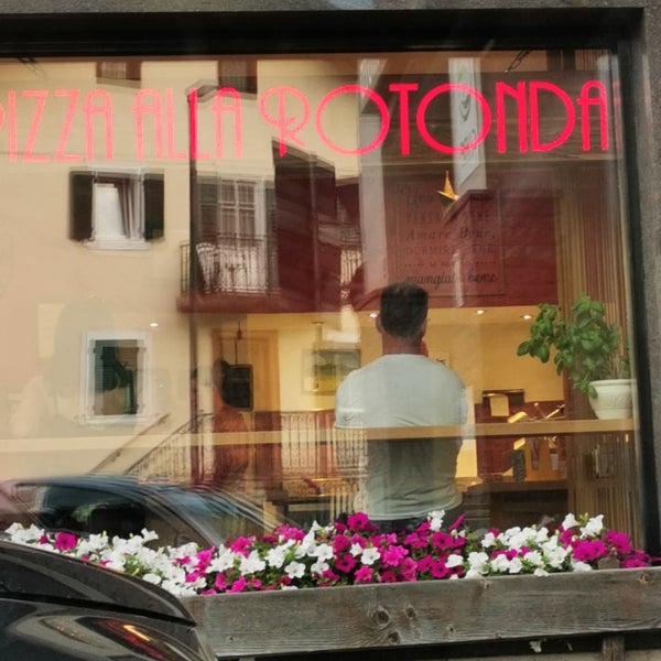 Pizza alla Rotonda - Cavalese, Trentino - Alto Adige