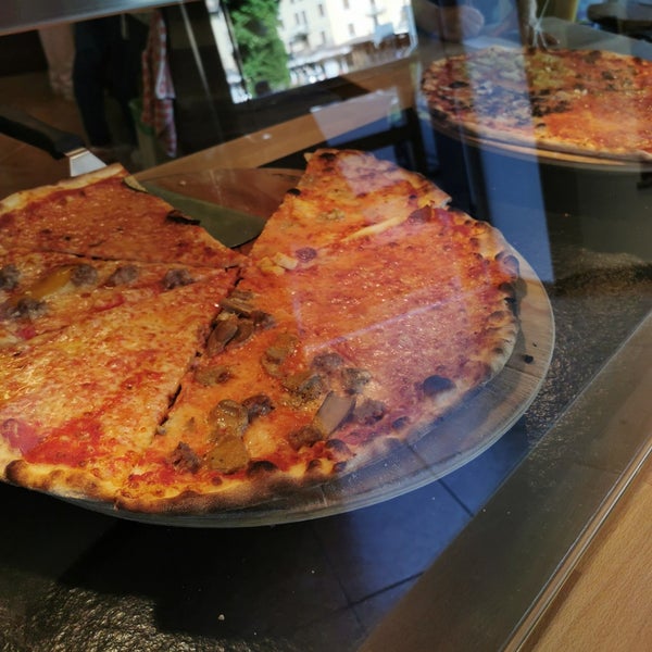 Pizza alla Rotonda - Cavalese, Trentino - Alto Adige