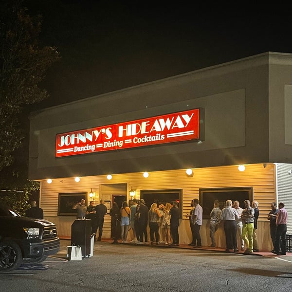Photos at Johnny's Hideaway - North Buckhead - 51 tips from 3740 visitors