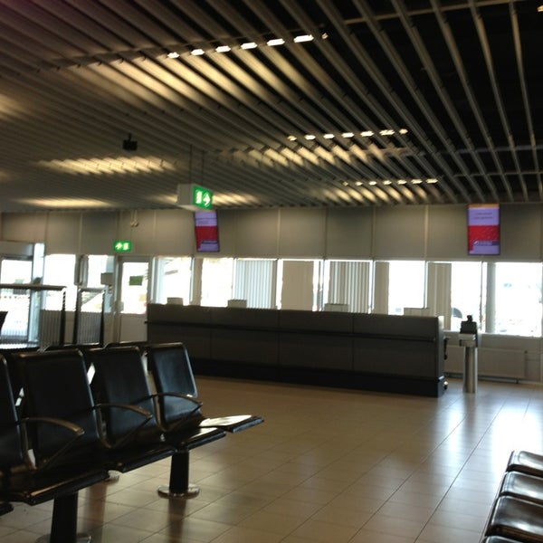 Gate B2 - 3 tips from 910 visitors