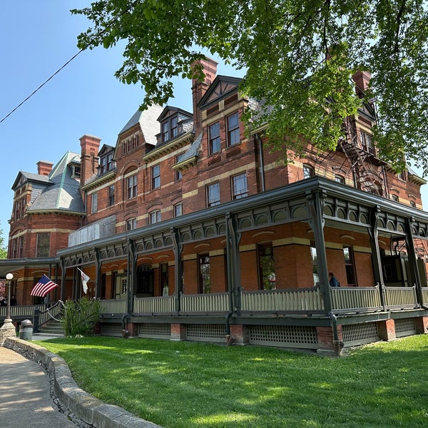 The Hotel Florence - Roseland - Chicago, IL