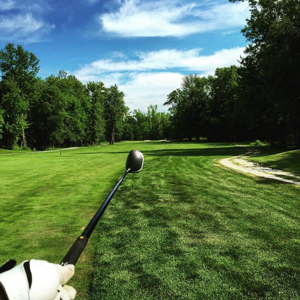 Silver Lakes Golf Club - 21114 Yonge St.