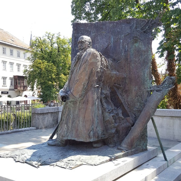 Spomenik Ivanu Hribarju - Breg 2