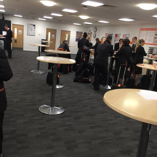 easyJet LGW Crew Room South Terminal - Gatwick, Surrey