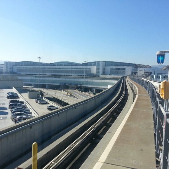 SFO AirTrain Station - Terminal 3 - San Francisco International Airport ...