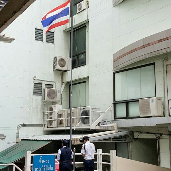 Photos at Vongvanij Complex Building B (อาคารว่องวานิช คอมเพล็กซ์ บี) - 10 tips from 1486 visitors