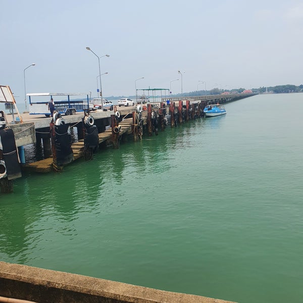 ท่าเรือแหลมศอก (Laem Sok Pier) - Pier in Mueang Trat