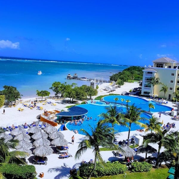 Luminous Lagoon - Lake in Falmouth