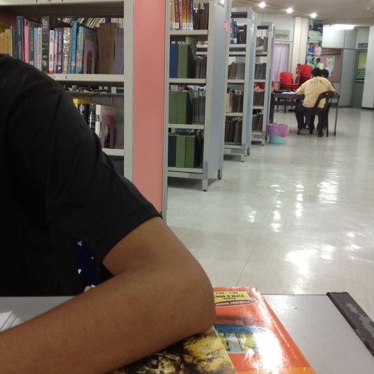 Sandakan Regional Library - Library in Sandakan